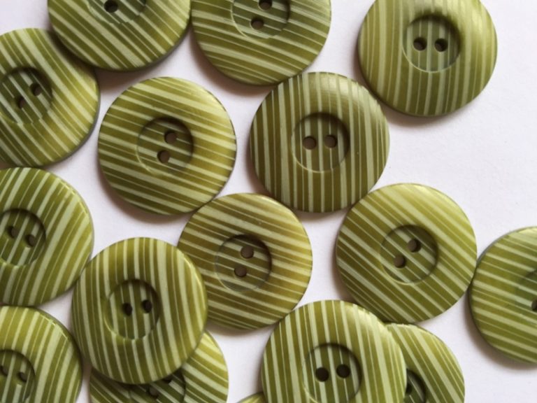 Corozo buttons | tagua | vegetable ivory | TextileGarden