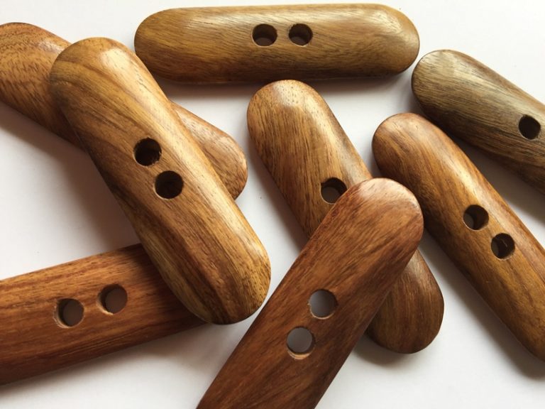 Wooden buttons | bamboo | wood | toggle | TextileGarden