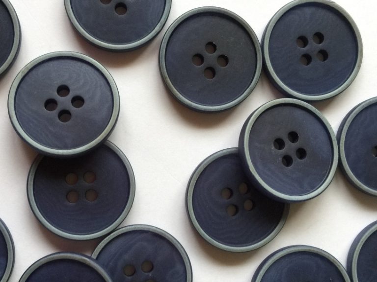Corozo buttons | tagua | vegetable ivory | TextileGarden