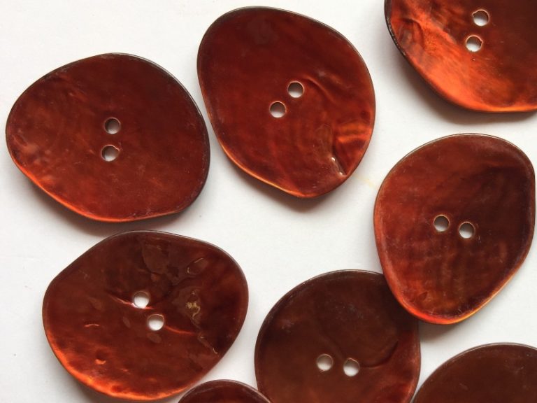 Shell buttons | buttons | TextileGarden