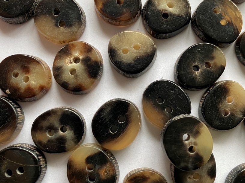 Horn & bone buttons | TextileGarden