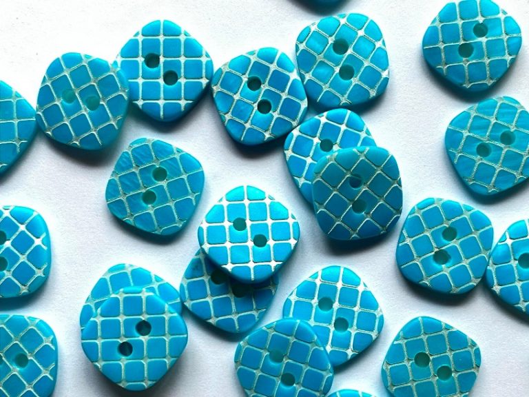 Pearl shell buttons | boutons shell | TextileGarden