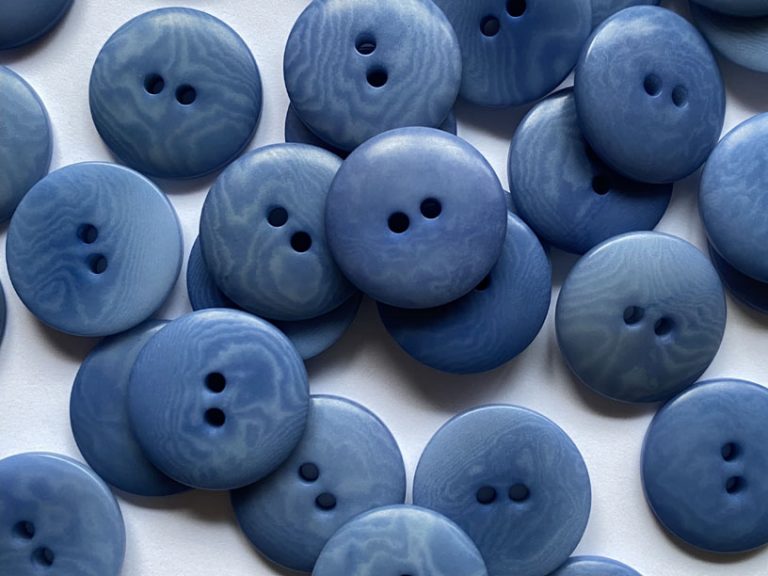 Corozo buttons | tagua | vegetable ivory | TextileGarden