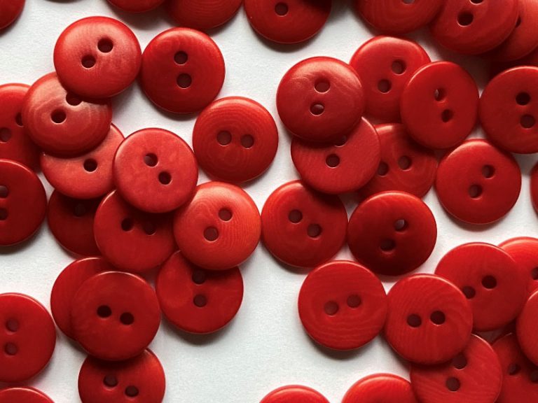 Corozo buttons | tagua | vegetable ivory | TextileGarden