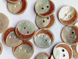 Shell buttons | buttons | TextileGarden
