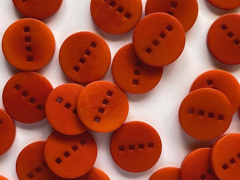 Corozo buttons | tagua | vegetable ivory | TextileGarden