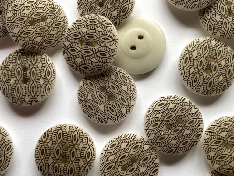 Corozo buttons | tagua | vegetable ivory | TextileGarden