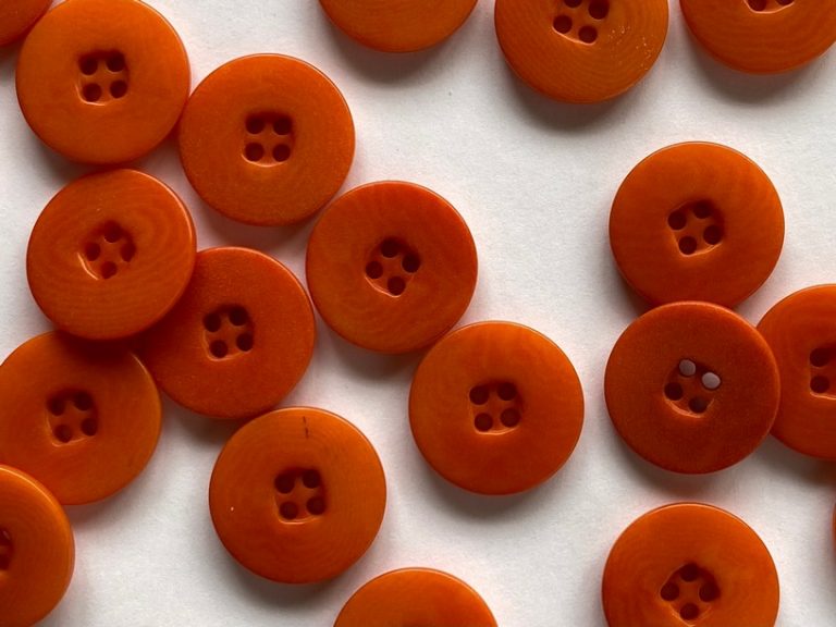 Corozo buttons | tagua | vegetable ivory | TextileGarden