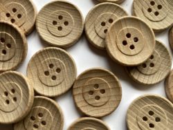 Wooden buttons | bamboo | wood | toggle | TextileGarden