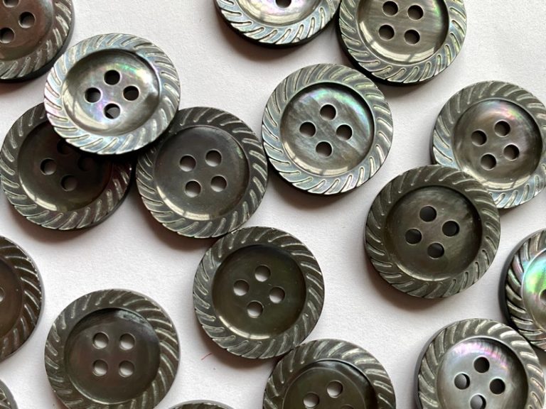 Shell buttons | buttons | TextileGarden
