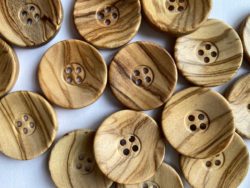 Wooden buttons | bamboo | wood | toggle | TextileGarden