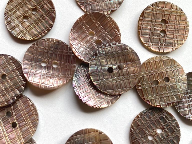 Shell buttons | buttons | TextileGarden