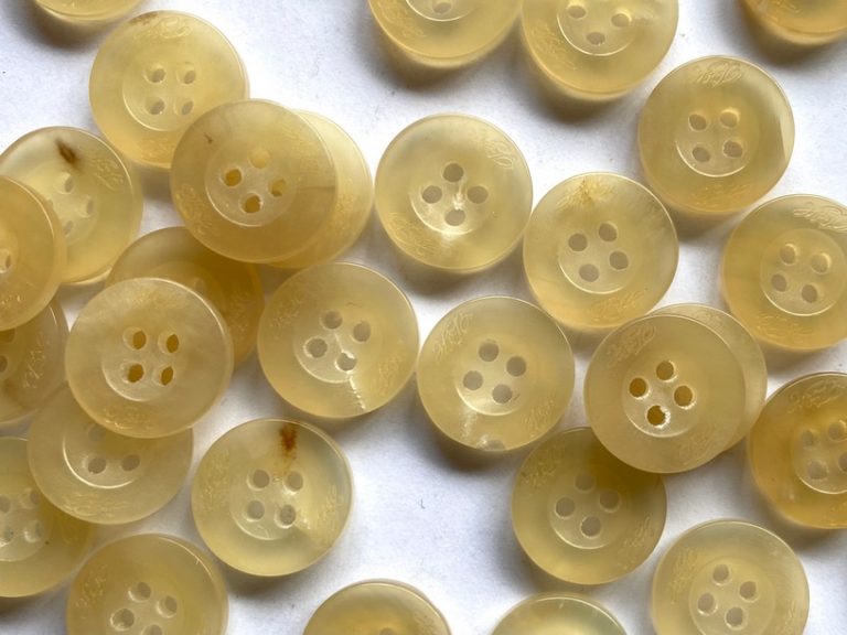 Horn & bone buttons | TextileGarden