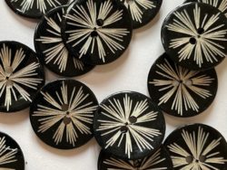 Shell buttons | buttons | TextileGarden