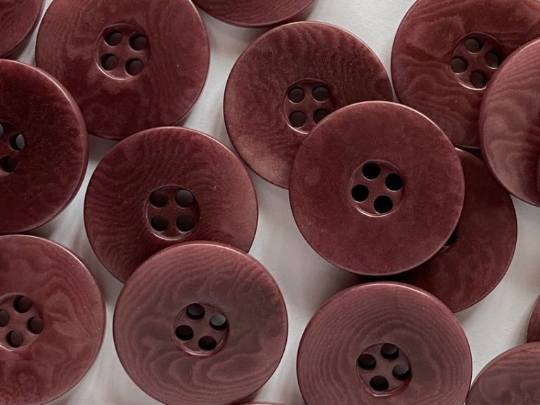 Corozo buttons | tagua | vegetable ivory | TextileGarden