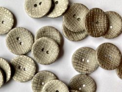 Shell buttons | buttons | TextileGarden