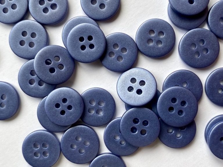 Pearl shell buttons | boutons shell | TextileGarden