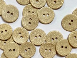 Shell buttons | buttons | TextileGarden
