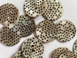 Shell buttons | buttons | TextileGarden