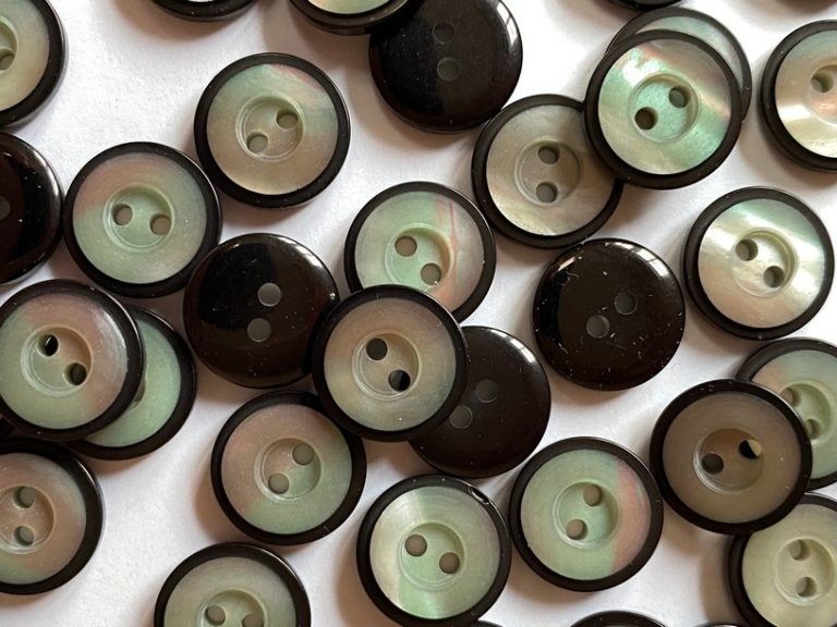 Buttons | polyester buttons | toggle | TextileGarden