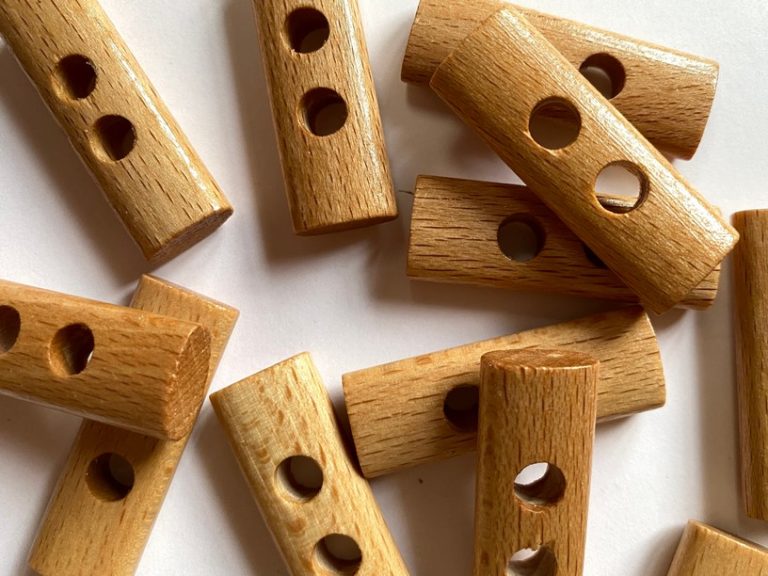 Wooden buttons | bamboo | wood | toggle | TextileGarden