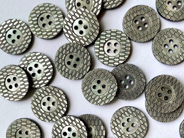 Shell buttons | buttons | TextileGarden