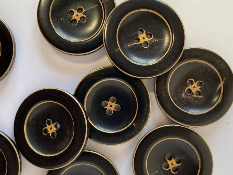 Horn & bone buttons | TextileGarden