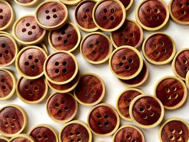 Wooden buttons | bamboo | wood | toggle | TextileGarden