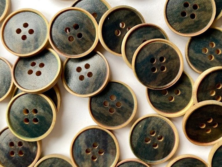 Wooden buttons | bamboo | wood | toggle | TextileGarden
