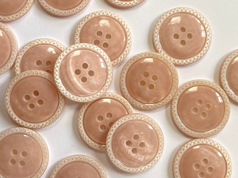 Shell buttons | buttons | TextileGarden