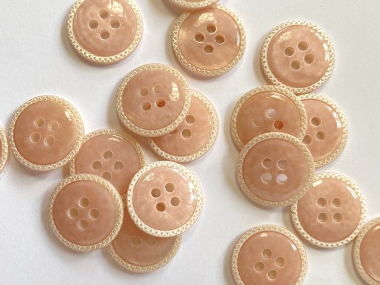 Shell buttons | buttons | TextileGarden