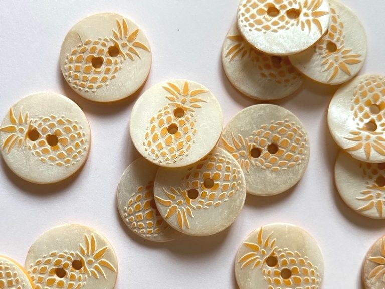 Shell buttons | buttons | TextileGarden