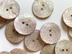 Shell buttons | buttons | TextileGarden