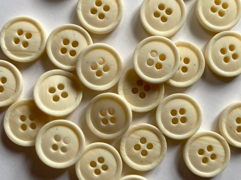 Horn & bone buttons | TextileGarden