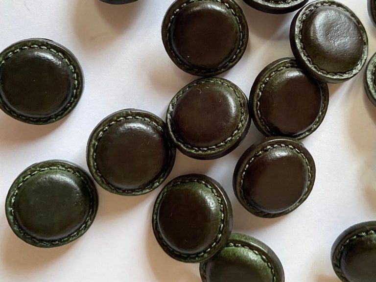 Leather buttons | TextileGarden