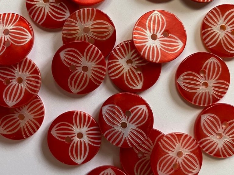 Shell buttons | buttons | TextileGarden