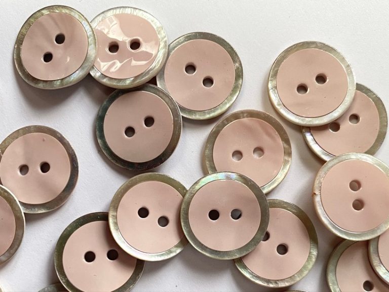 Shell buttons | buttons | TextileGarden