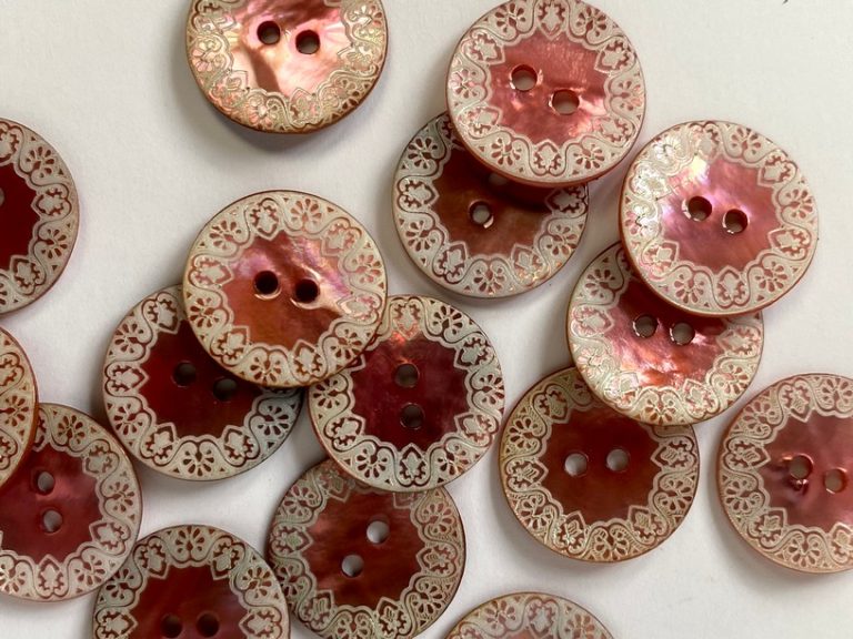 Shell buttons | buttons | TextileGarden