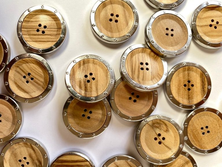 Wooden buttons | bamboo | wood | toggle | TextileGarden