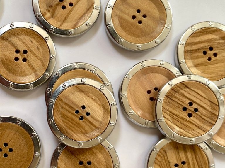Wooden buttons | bamboo | wood | toggle | TextileGarden