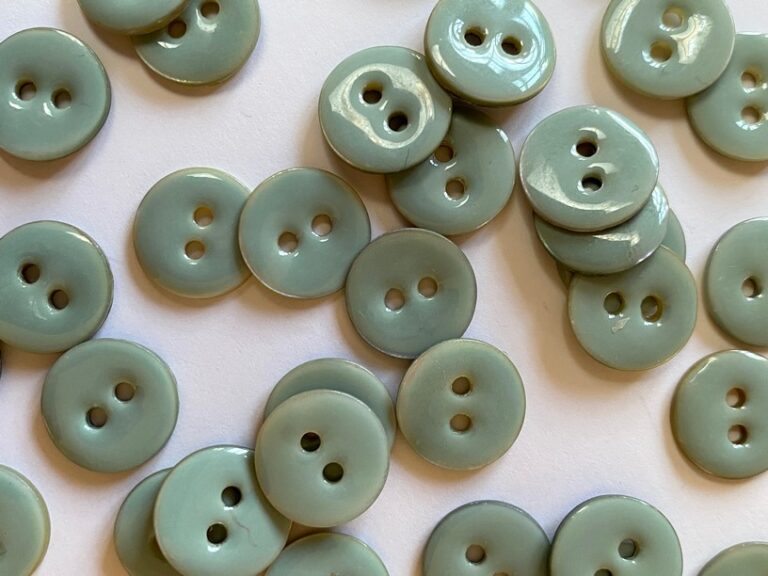 Shell buttons | buttons | TextileGarden