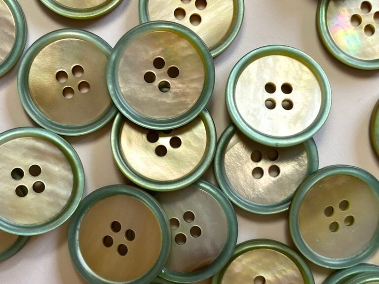 Shell buttons | buttons | TextileGarden