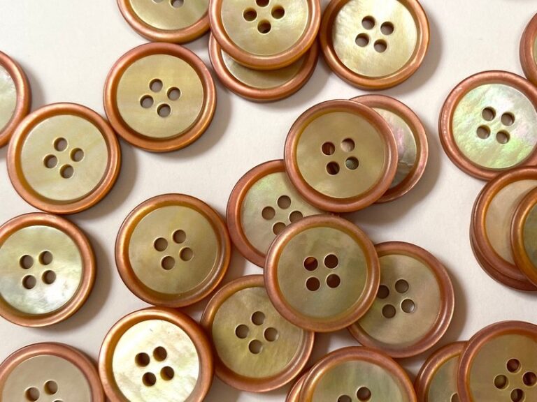 Shell buttons | buttons | TextileGarden