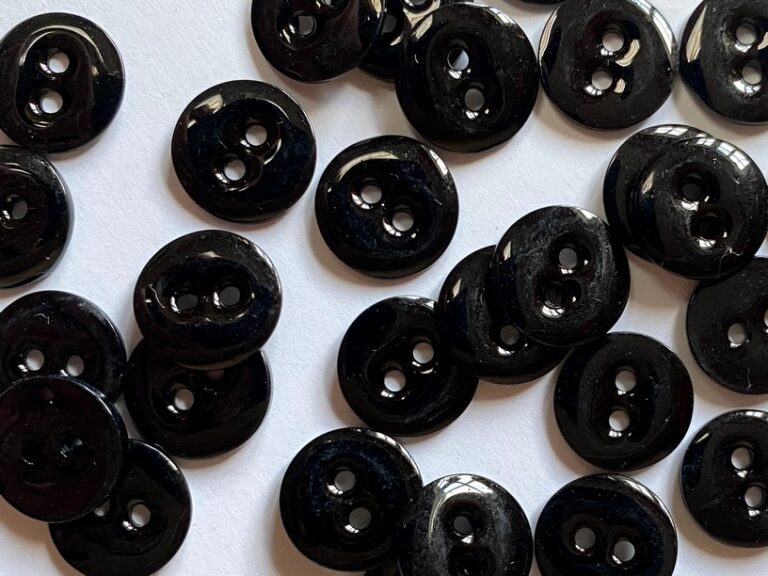 Shell buttons | buttons | TextileGarden